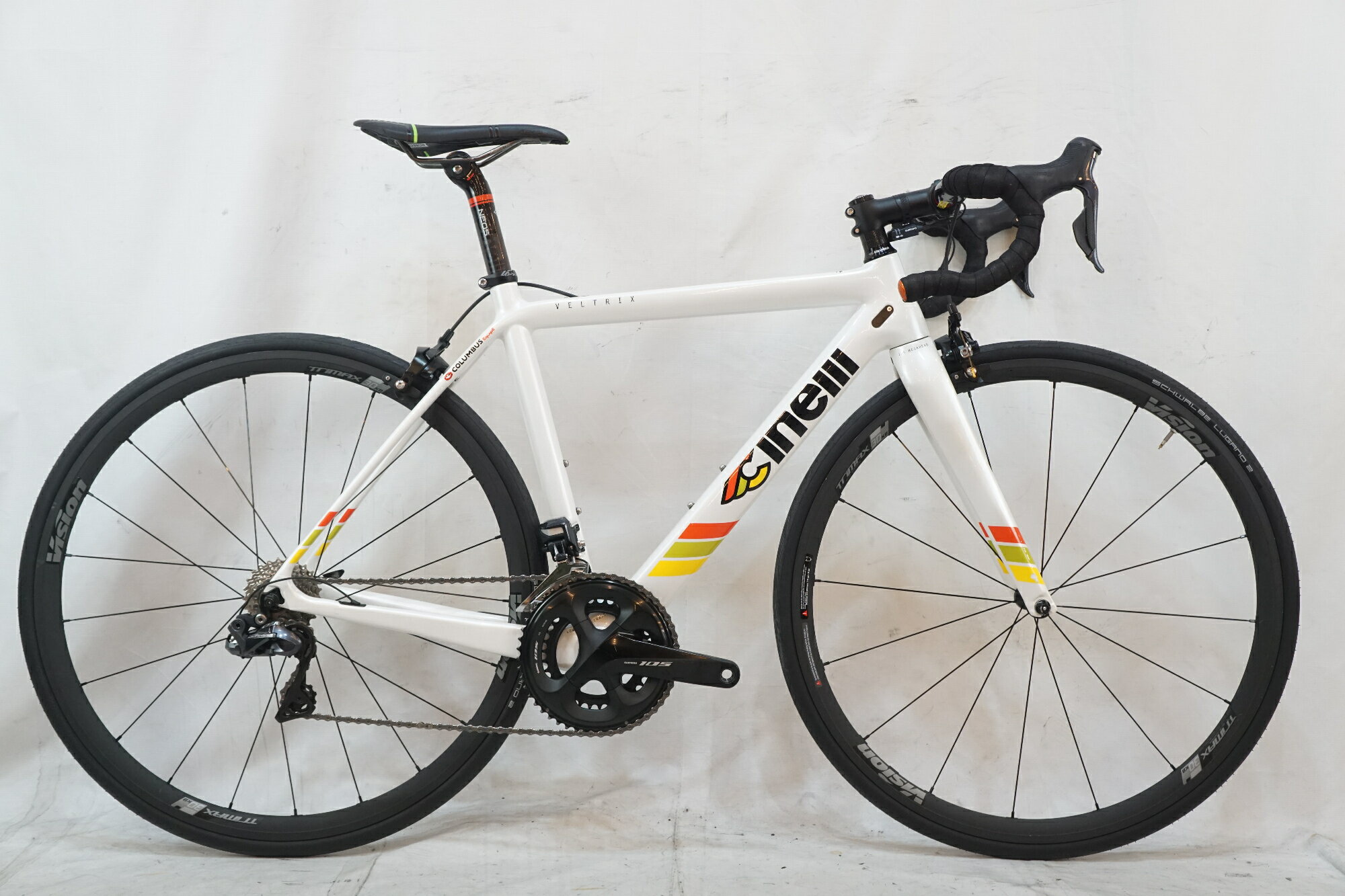 ■商品情報メーカーサイズ:XSシートチューブ(C-T): 500mmトップチューブ(C-C):500mm(ホリゾンタル換算)適応身長:158-165cm(目安)重量:約7.9kgフレーム材質:カーボンフロントフォーク:カーボンメインコンポ:...