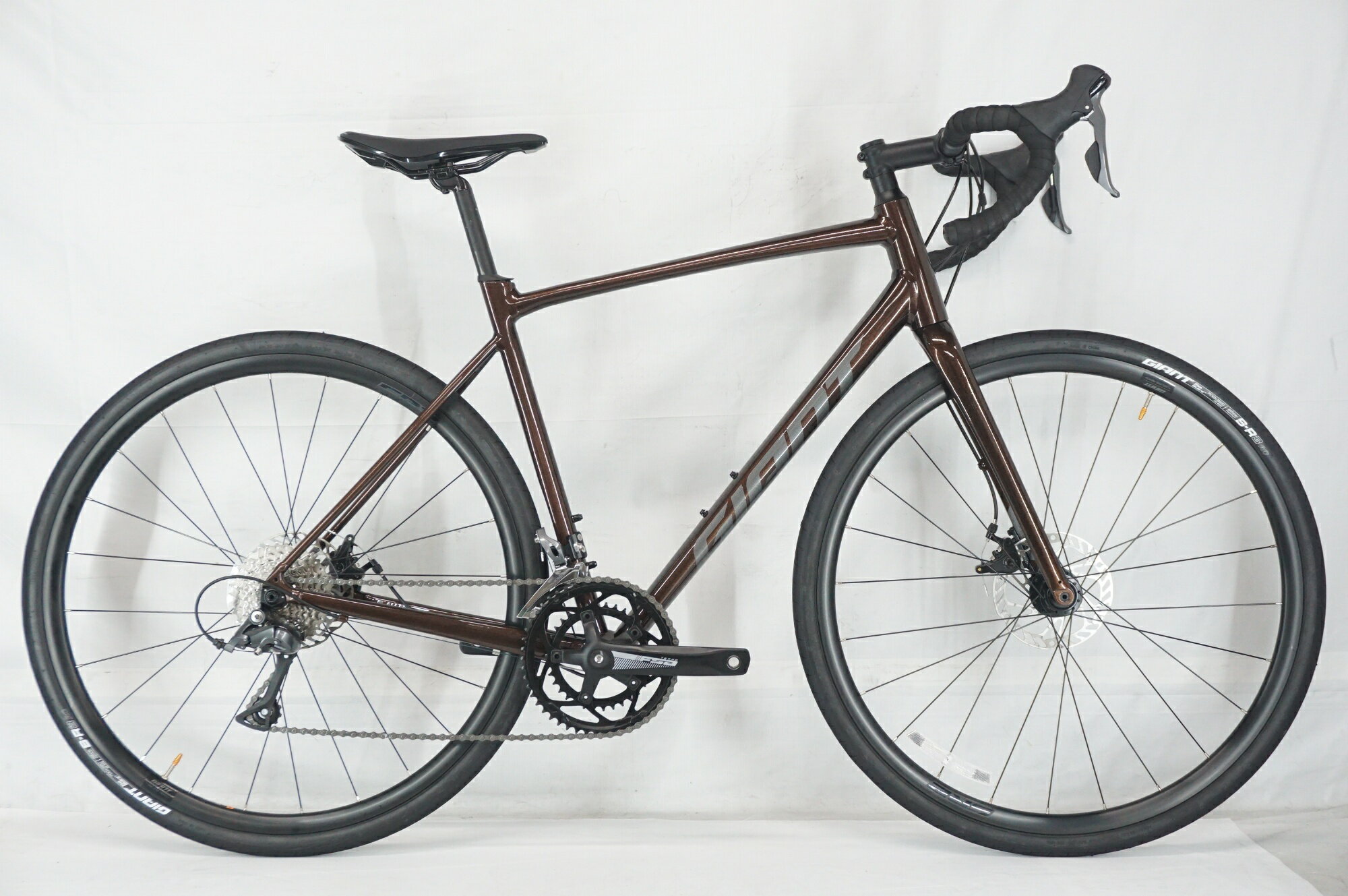 ■商品情報 メーカーサイズ：MLシートチューブ(C-T):515mmトップチューブ(C-C):565mm(ホリゾンタル換算)適応身長:177-187cm(目安)重量：約10.5kgフレーム材質：アルミフロントフォーク：カーボンコンポーネント...