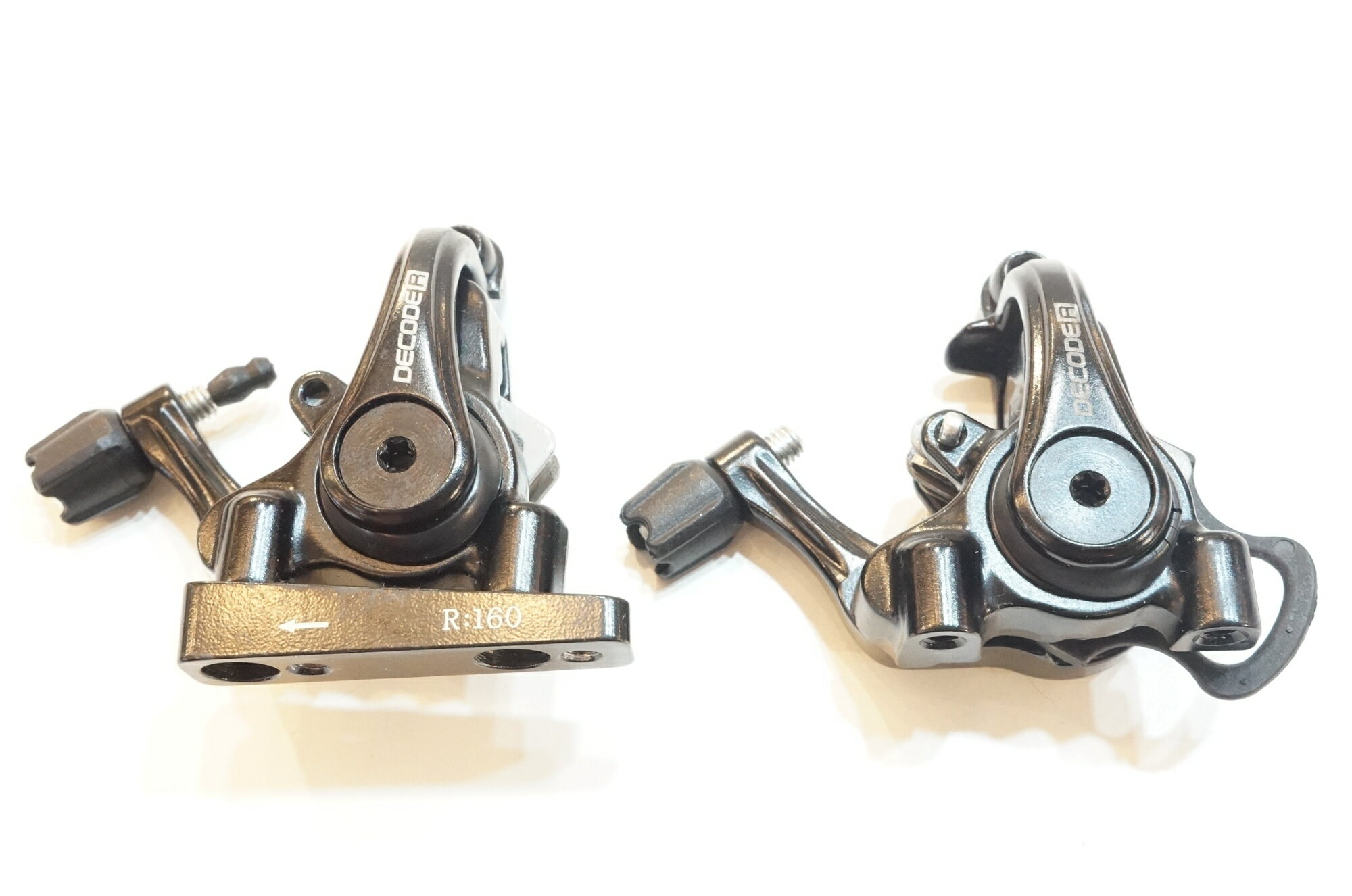 ■状態 使用に伴うキズや劣化などの使用感がございます。 ブレーキパッドを固定するボルトが欠品しております。 写真はなるべく実際の色に近付けておりますが、閲覧する環境によって色が異なる場合がございます。 ■付属品 掲載している画像の物が全てに...