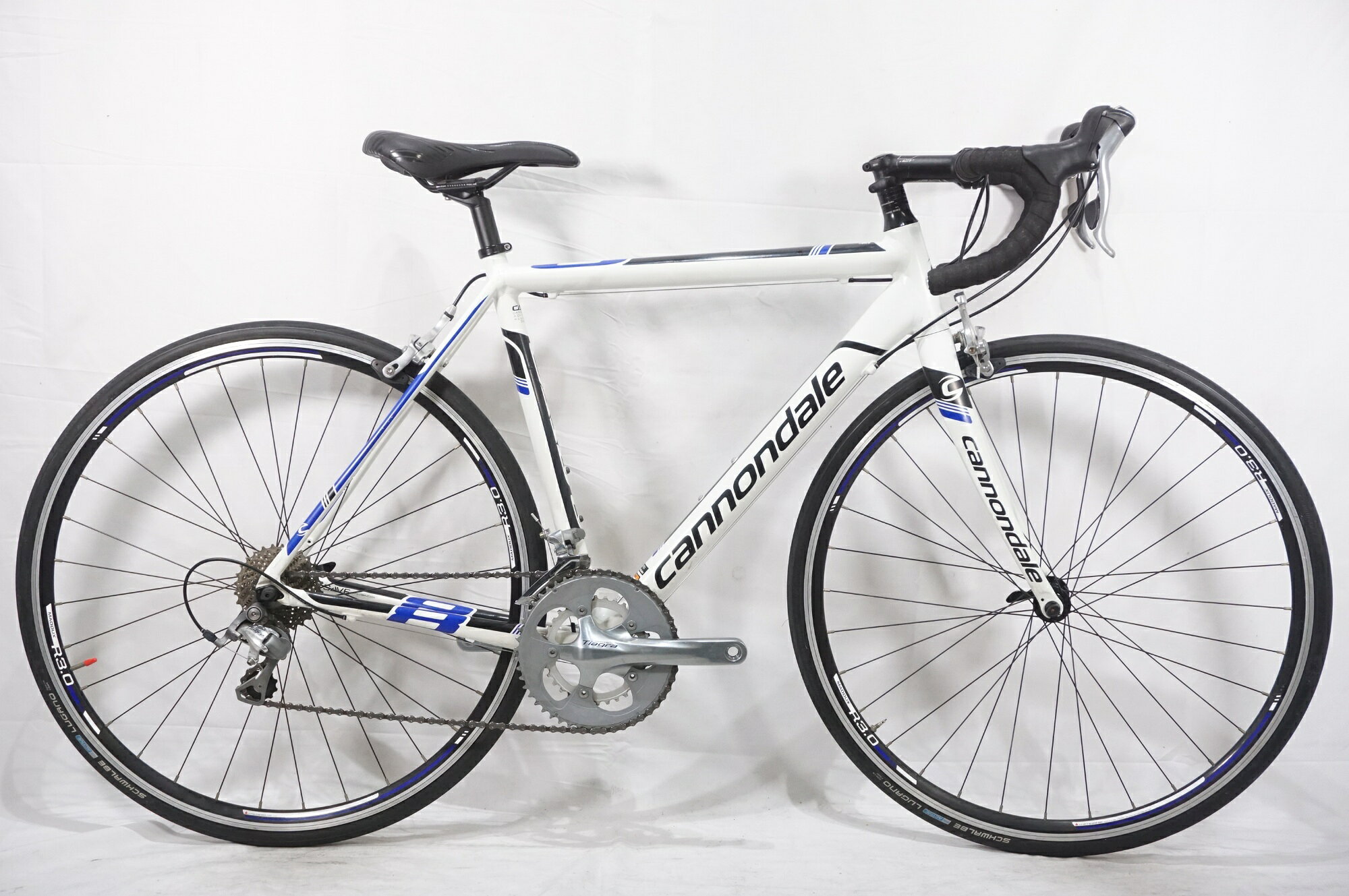 ■商品情報 メーカーサイズ:51 シートチューブ(C-T): 520mm トップチューブ(C-C):520mm(ホリゾンタル換算) 適応身長:168-174cm(目安) 重量:約9.7kg フレーム材質:アルミ フロントフォーク:カーボン ...