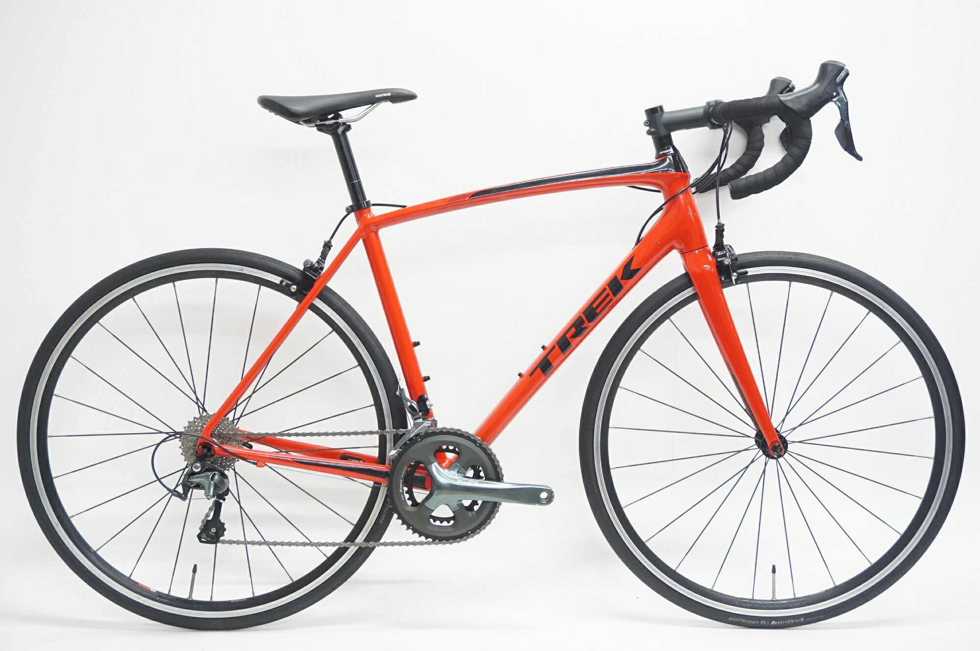 ■商品情報サイズ：56トップチューブ(C-C)：約560mm（公称値）シートチューブ(C-T)：約513mm（公称値）適応身長：177-182cm(目安)重量：約9kgフレーム：アルミフォーク：アルミ+カーボンレバー：SHIMANO TIA...