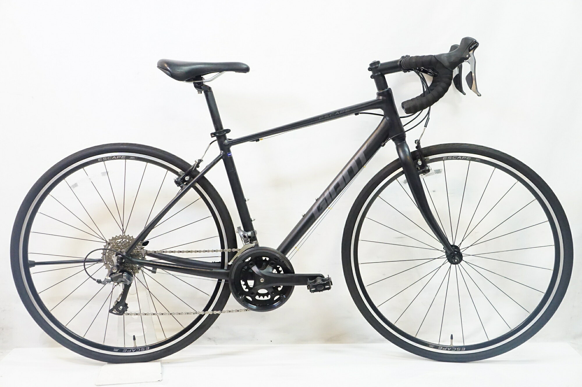 ■商品情報 サイズ: S(465) シートチューブ(C-T): 465mm トップチューブ(C-C): 530mm(水平換算) 適応身長: 約160-175cm(目安) 重量: 約11.0kg フレーム: アルミ フォーク: クロモリ 変速...
