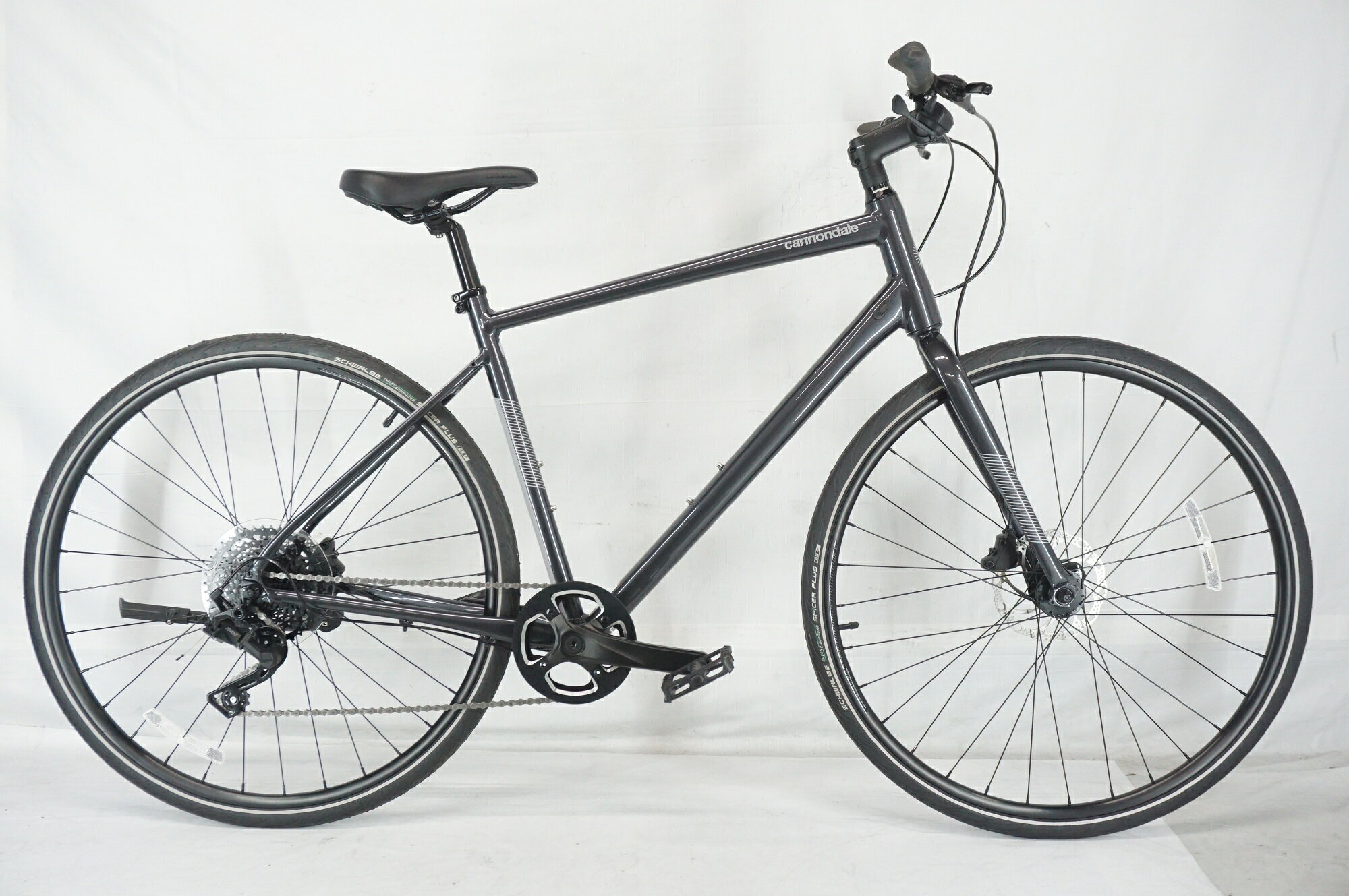 ■商品情報メーカーサイズ:Mシートチューブ(C-T): 450mmトップチューブ(C-C):583mm(ホリゾンタル換算)適応身長:165-175cm(目安)重量:約11.9kgフレーム材質:アルミフロントフォーク:スチールレバー:micr...