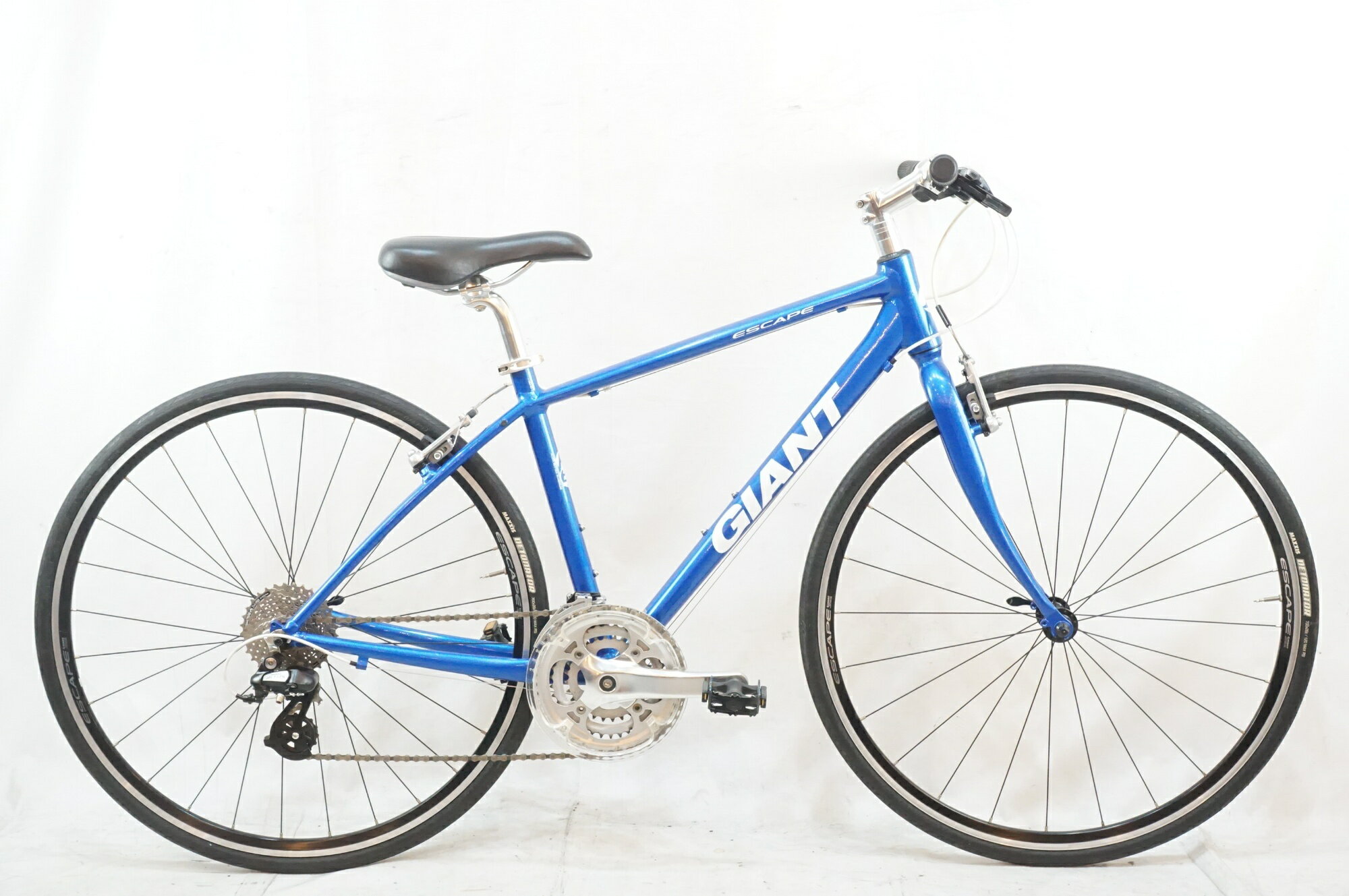 ■商品情報 メーカーサイズ:XS シートチューブ(C-T):430mm トップチューブ(C-C):525mm(ホリゾンタル換算) 適応身長:145-160cm(目安) 重量:約10.2kg フレーム材質:アルミ フロントフォーク:クロモリ ...