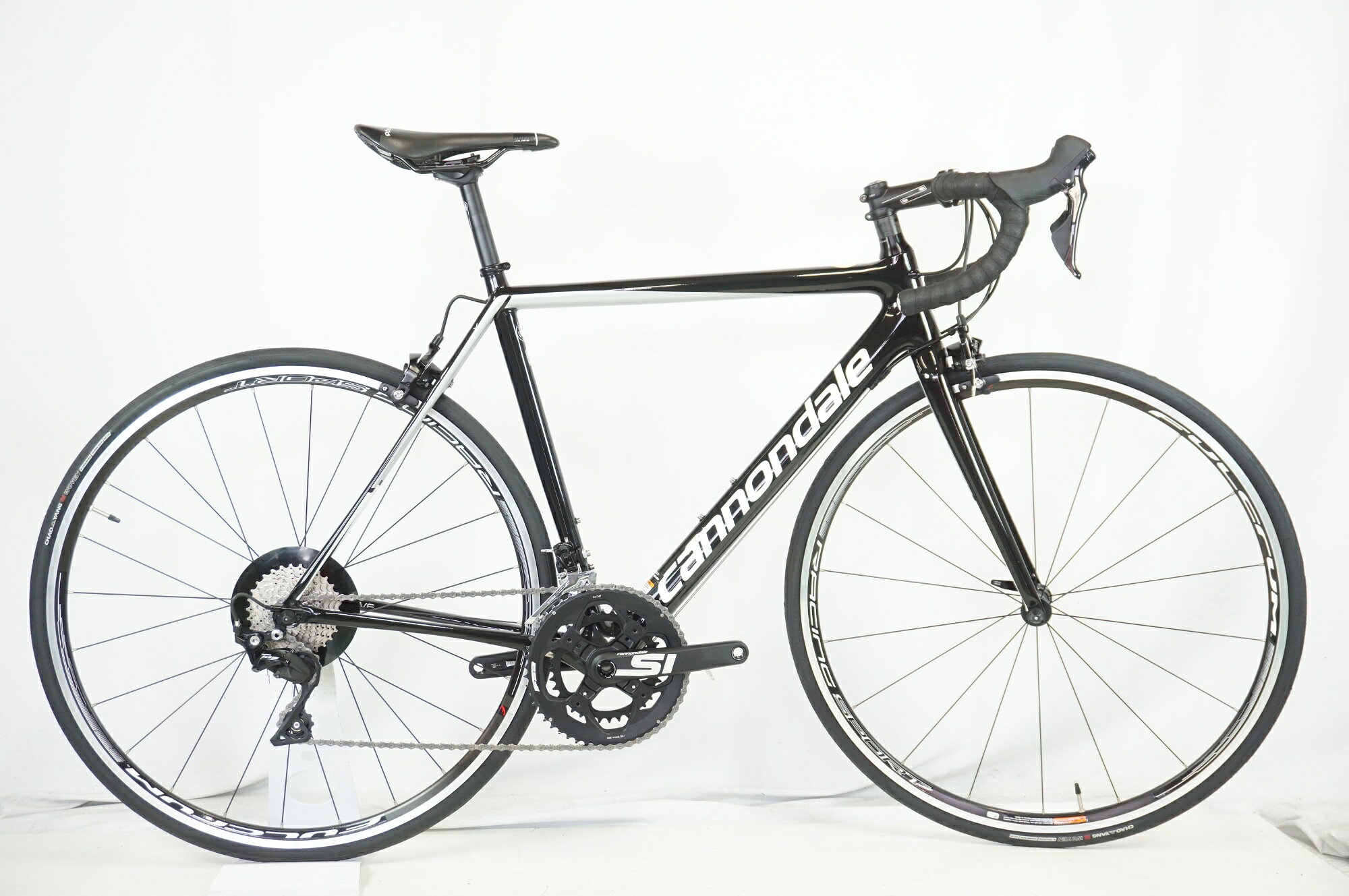 ■商品情報 メーカーサイズ:52 シートチューブ(C-T):538mm トップチューブ(C-C):531mm(ホリゾンタル換算) 適応身長:170-178cm(目安) 重量:約8.25kg フレーム材質:カーボン フロントフォーク:カーボン...