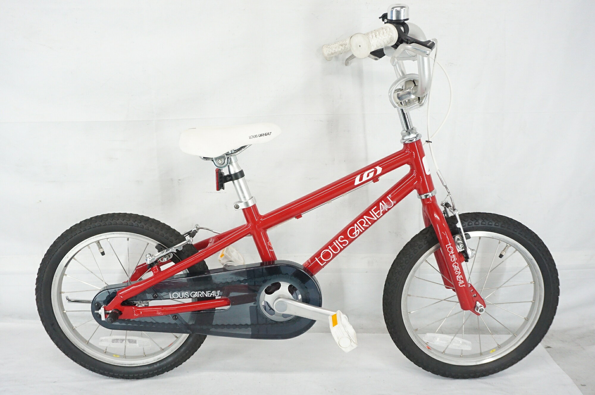 ■商品情報メーカーサイズ:220mmシートチューブ(C-T): 220mmトップチューブ(C-C):388mm(ホリゾンタル換算)適応身長:95-115cm(目安)重量:約9.5kgフレーム材質:アルミフロントフォーク:スチールレバー:純正...