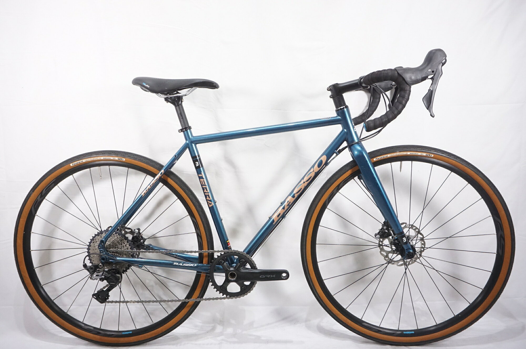 ■商品情報メーカーサイズ:51シートチューブ(C-T): 510mmトップチューブ(C-C):530mm(ホリゾンタル換算)適応身長:168-175cm(目安)重量:約11kgフレーム材質:クロモリフロントフォーク:カーボンレバー:SHIM...