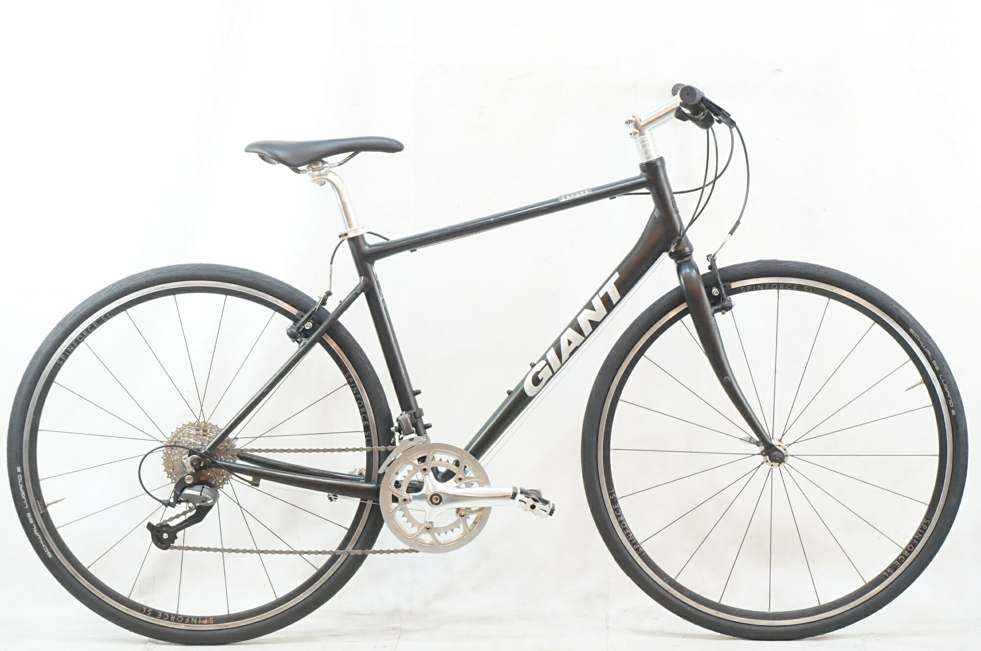 ■商品情報 メーカーサイズ:M シートチューブ(C-T):500mm トップチューブ(C-C):565mm(ホリゾンタル換算) 適応身長:170-185cm(目安) 重量:約10.8kg フレーム材質:アルミ フロントフォーク:クロモリ メ...