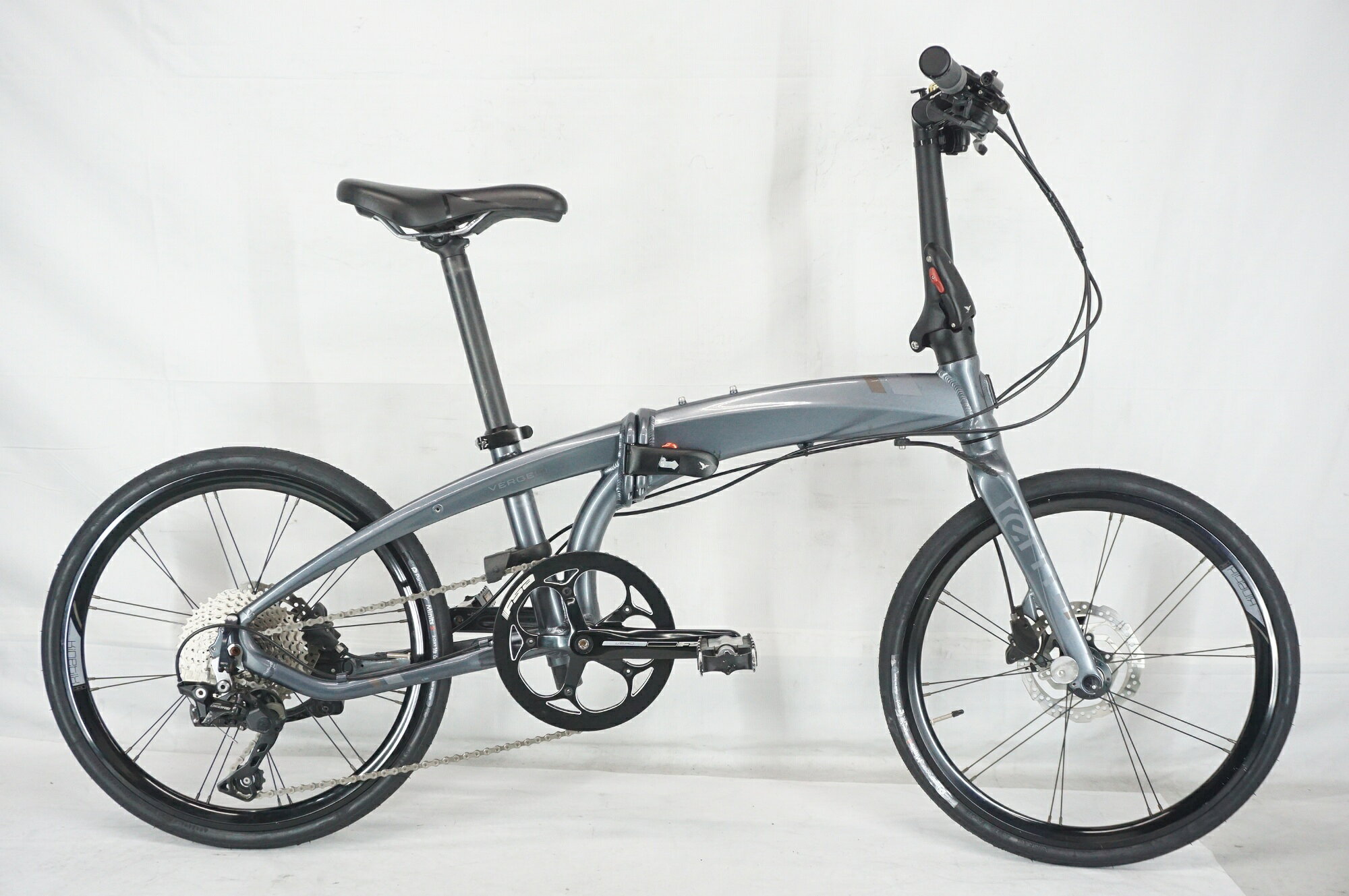 ■商品情報メーカーサイズ:ONEシートチューブ(C-T): 280mmトップチューブ(C-C):600mm(ホリゾンタル換算)適応身長:142-190cm(目安)重量:約11.9kgフレーム材質:アルミフォーク材質:アルミレバー:SHIMA...