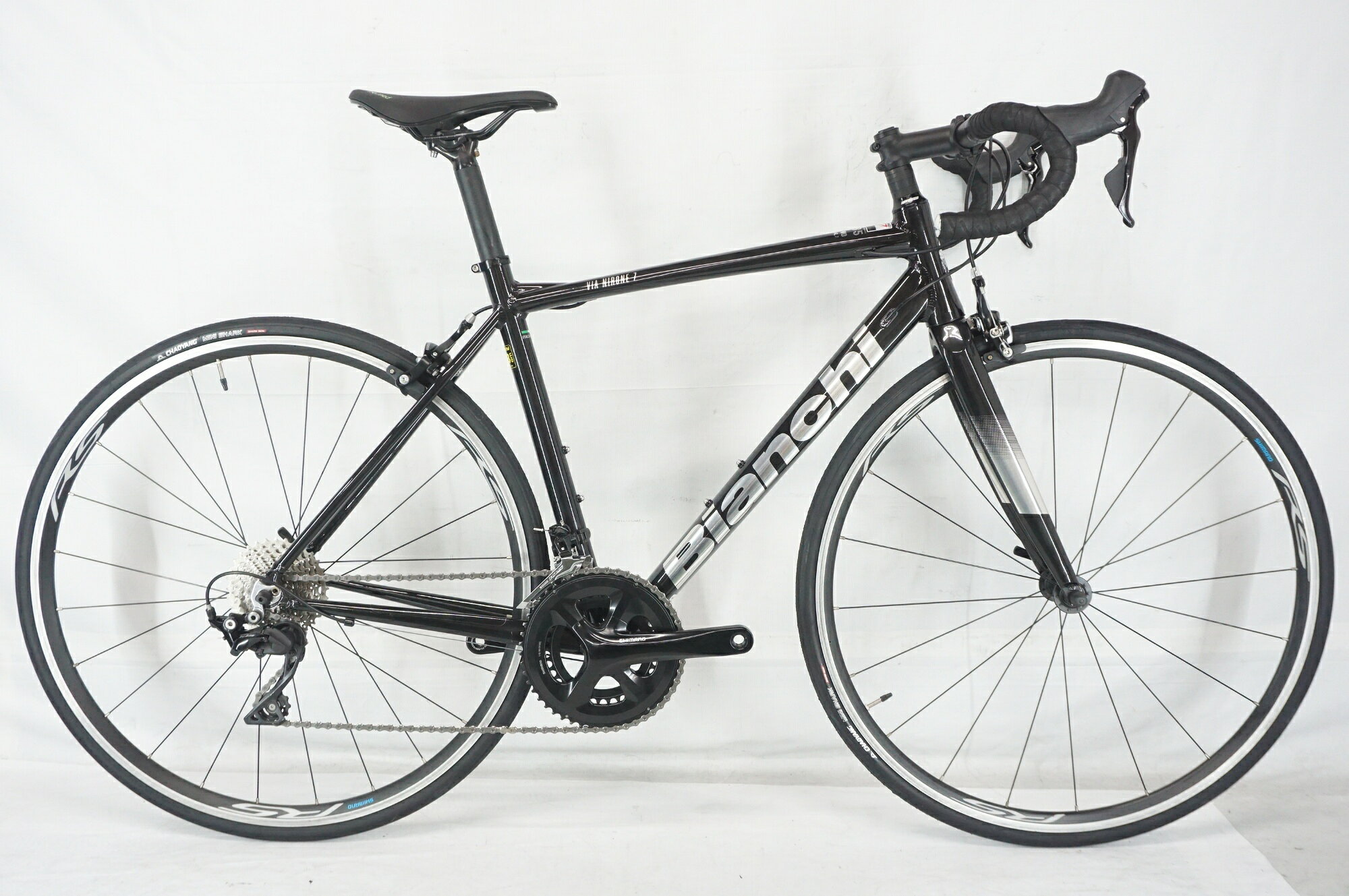 ■商品情報メーカーサイズ:53シートチューブ(C-T): 500mmトップチューブ(C-C):535mm(ホリゾンタル換算)適応身長:168-178cm(目安)重量:約9.7kgフレーム材質:アルミフロントフォーク:カーボンメインコンポ:S...