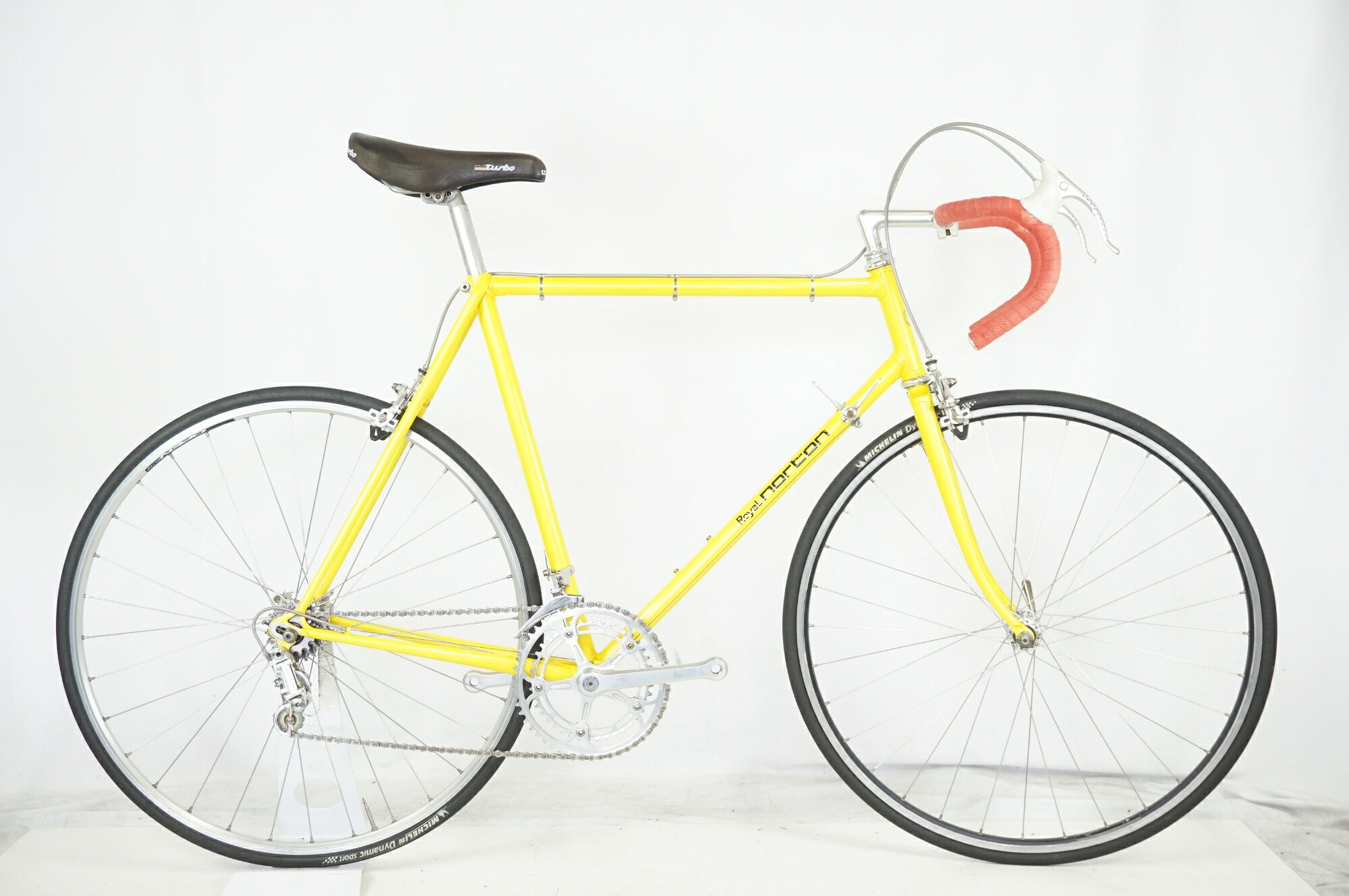 ■商品情報メーカーサイズ:不明シートチューブ(C-T):580mmトップチューブ(C-C):565mm(ホリゾンタル換算)適応身長:180-190cm(目安)重量:約9.967kgフレーム材質:不明（クロモリかスチール）フロントフォーク:不...