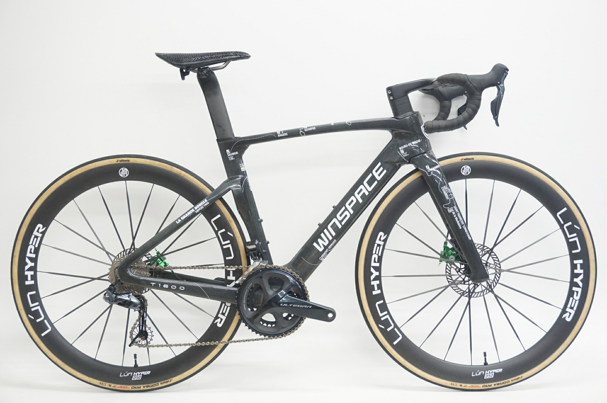 ■商品情報メーカーサイズ:Sシートチューブ(C-T): 470mmトップチューブ(C-C):500mm(ホリゾンタル換算)適応身長:163-170cm(目安)重量:約7.6kgフレーム材質:カーボンフロントフォーク:カーボンレバー:ULTE...