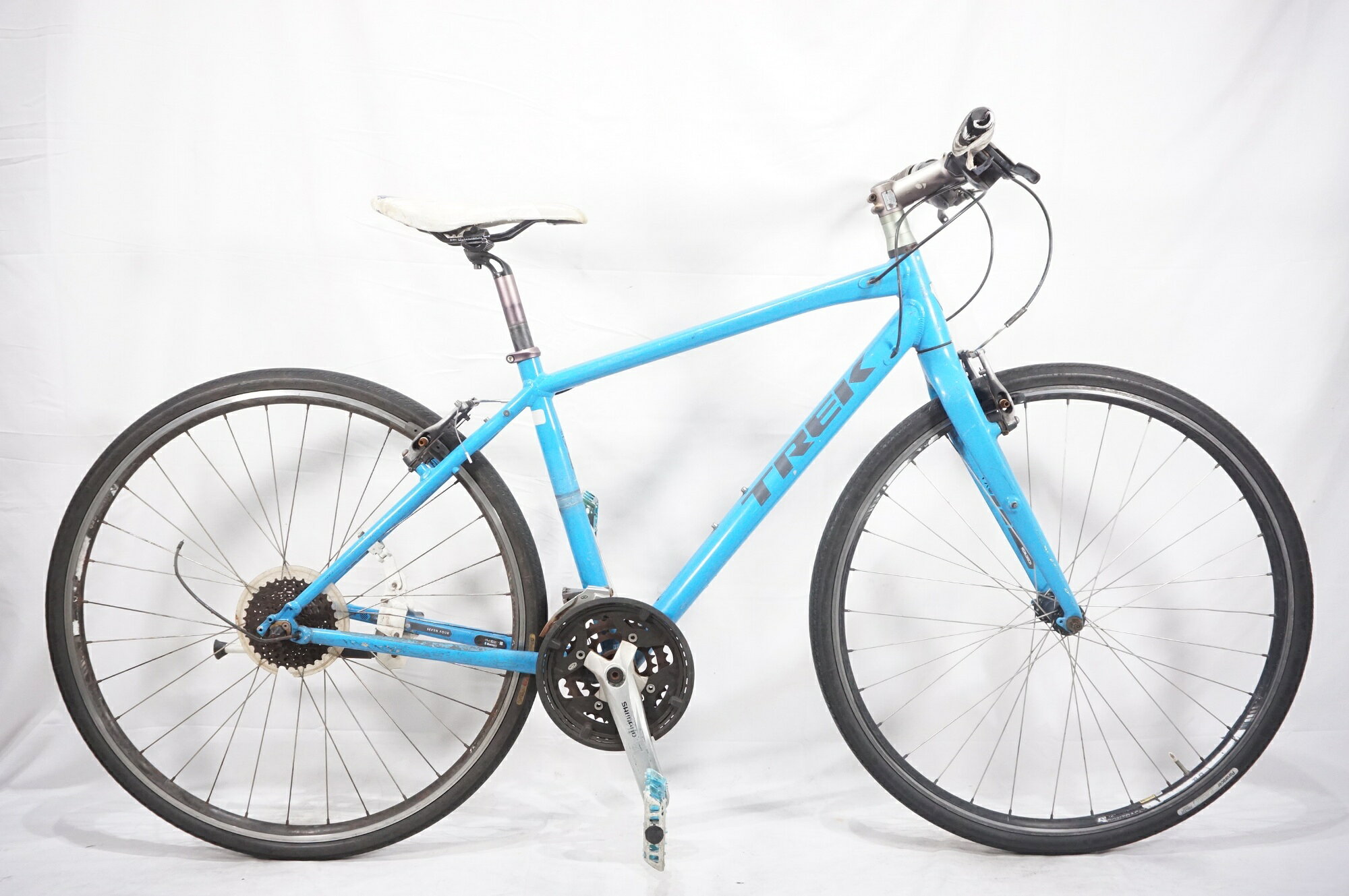 ■商品情報 メーカーサイズ:S シートチューブ(C-T):440mm トップチューブ(C-C):530mm(ホリゾンタル換算) 適応身長:155-165cm(目安) 重量:約12.5kg フレーム材質:アルミ フロントフォーク:カーボン メ...