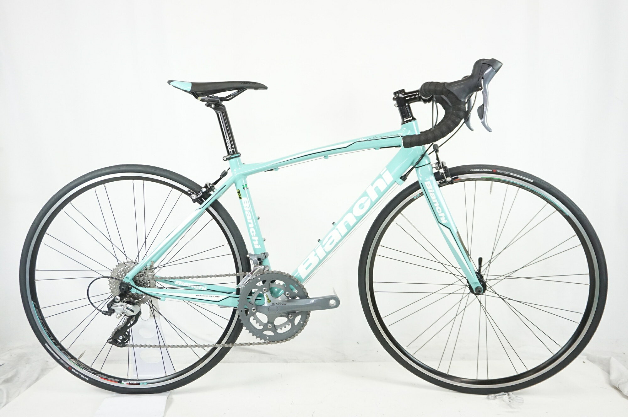 ■商品情報 メーカーサイズ:46 シートチューブ(C-T): 440mm トップチューブ(C-C):520mm(ホリゾンタル換算) 適応身長:160-168cm(目安) 重量:約9.5kg フレーム材質:アルミ フロントフォーク:アルミ+カ...