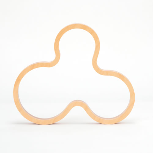 　商品名 　majamoo　マヤムー　白樺のポットスタンド　大　 　商品番号 　muo0002 　サイズ 　W21×D17.5×H1.3cm / 54g / 　材質 　素材：白樺　※耐熱100度（場合によってはこげ目がつきます） 　デザイナ...
