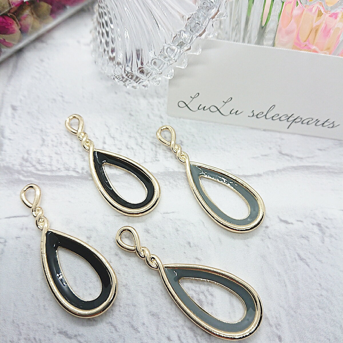 商品情報 個数 2個金属部分color gold商品につきまして 海外製品ですので、バリ、ストーンのずれ、多少の金属の変色などがある商品もございます。また、素材に関しましては、仕入先の情報をお伝えさせていただいています。改めての鑑定などはし...