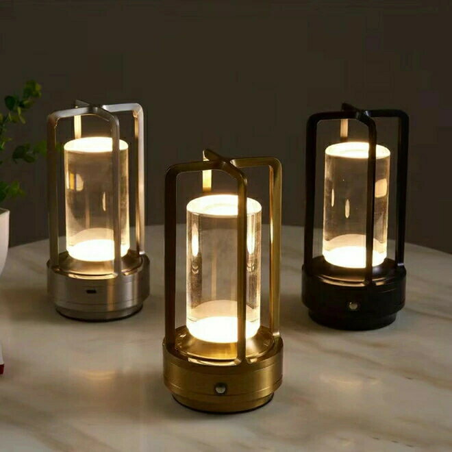 商品紹介 【タッチ仕様でライト色調節可能】 卓上ライトはタッチボタンを軽く触れるだけで、電源ON/OFFできます。ボタンを長押しすることで色を調整できます。その為場面に合わせた調整ができます。付けた説明書のとおり、実際に商品はクリスタルの付...