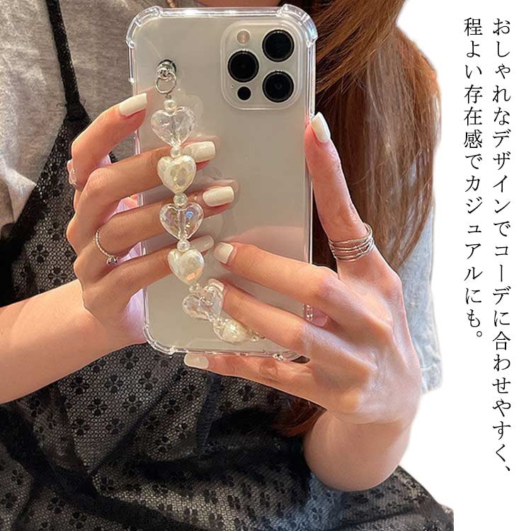 柔軟で衝撃吸収性のあるTPU素材を使用。ハートのハンドストラップ付きで、大画面のスマホでも操作性アップ。変色の心配はありません。手触りも抜群です。おしゃれなデザインでコーデに合わせやすく、程よい存在感でカジュアルにも。しなやかで弾力のある素...