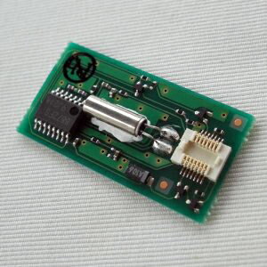 YAESU（旧V.スタンダード）　DTMFページャーユニット　FTD-7 仲間同士での運用時、それぞれ個別コード（3桁のDTMFを使用したコード）を設定することにより、特定の相手局だけを呼び出しすることができます。 また、呼び出された局は、...