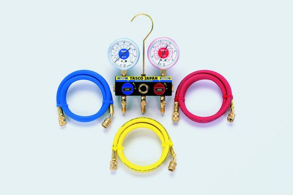 ○詳細は、必ずイチネンTASCO 2017年カタログをご覧ください。掲載内容は手入力を行っています為、誤りのある場合があります。 マニホールド本体 高耐圧ボールバルブ ゲージ取付ネジ…1／8 NPT　 接続ポート… 1／4 フレア　 サイト...