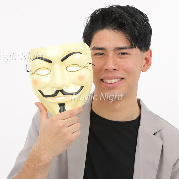 ◆詳細◆ 内容：フェイスマスク 素材：プラスチック サイズ：H20cm×W18cm×D10cm 中国製、並行輸入商品 ◆商品説明◆ 0.1mm厚のプラスチック製のお面です。 ゴムひも付きで、目・鼻・口部分に穴があいています。 おでこ付近に緩...