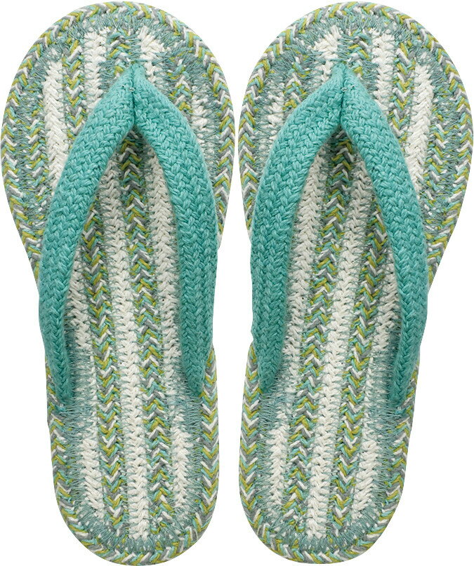 コットン素材が素足に心地よい、夏にぴったりな室内サンダル。 天然素材のコットンで仕上げたルームサンダル。 鼻緒タイプで指先が広がりリフレッシュできます。 お風呂上りにピッタリのアイテムです。 ※手織りのため、仕上がり寸法に多少の誤差が生じる...