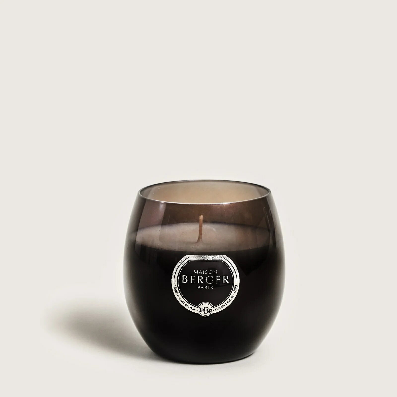 ★炎の温かみやキャンドルの光で分かち合う幸せな時間、それは紛れもなくメゾン・ベルジェ パリのキャンドルコレクションが皆様の室内空間を豊かなにしてくれる瞬間です。 ★メゾン・ベルジェ パリでは製品の品質と安全性を最大に考慮し、着色料・無添加の...