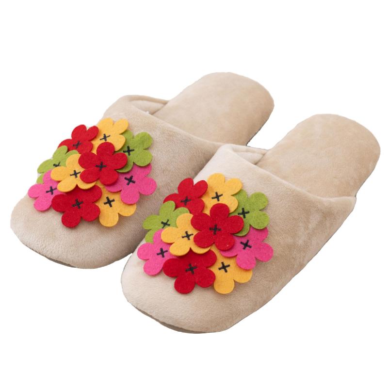 [ホコモモラ] リンド スリッパ 適応サイズ（M）:約22～24cm ベージュ 花柄 洗える おしゃれ 可愛い センコー 73840適応サイズ:（M）約22～24cm素材:《甲表・中板》ポリエステル 《甲裏》パイル/綿 地糸/ポリエステル《...