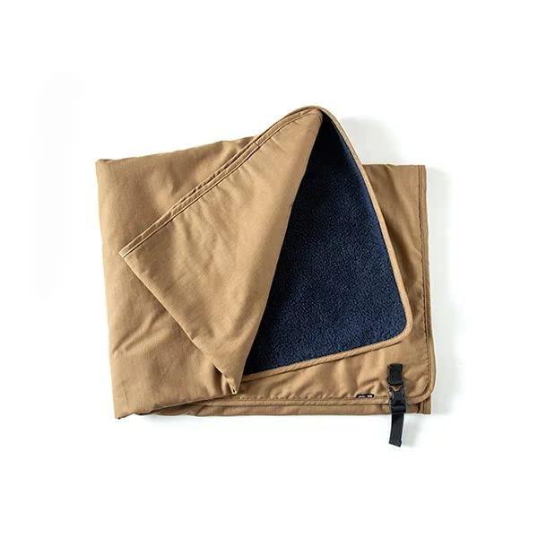 Grip Swany(グリップスワニー) FIRE PROOF BLANKET (コヨーテ × ネイビー)素材 表地：コットン100% 裏地：ポリエステル100% サイズ 100cm×120cm