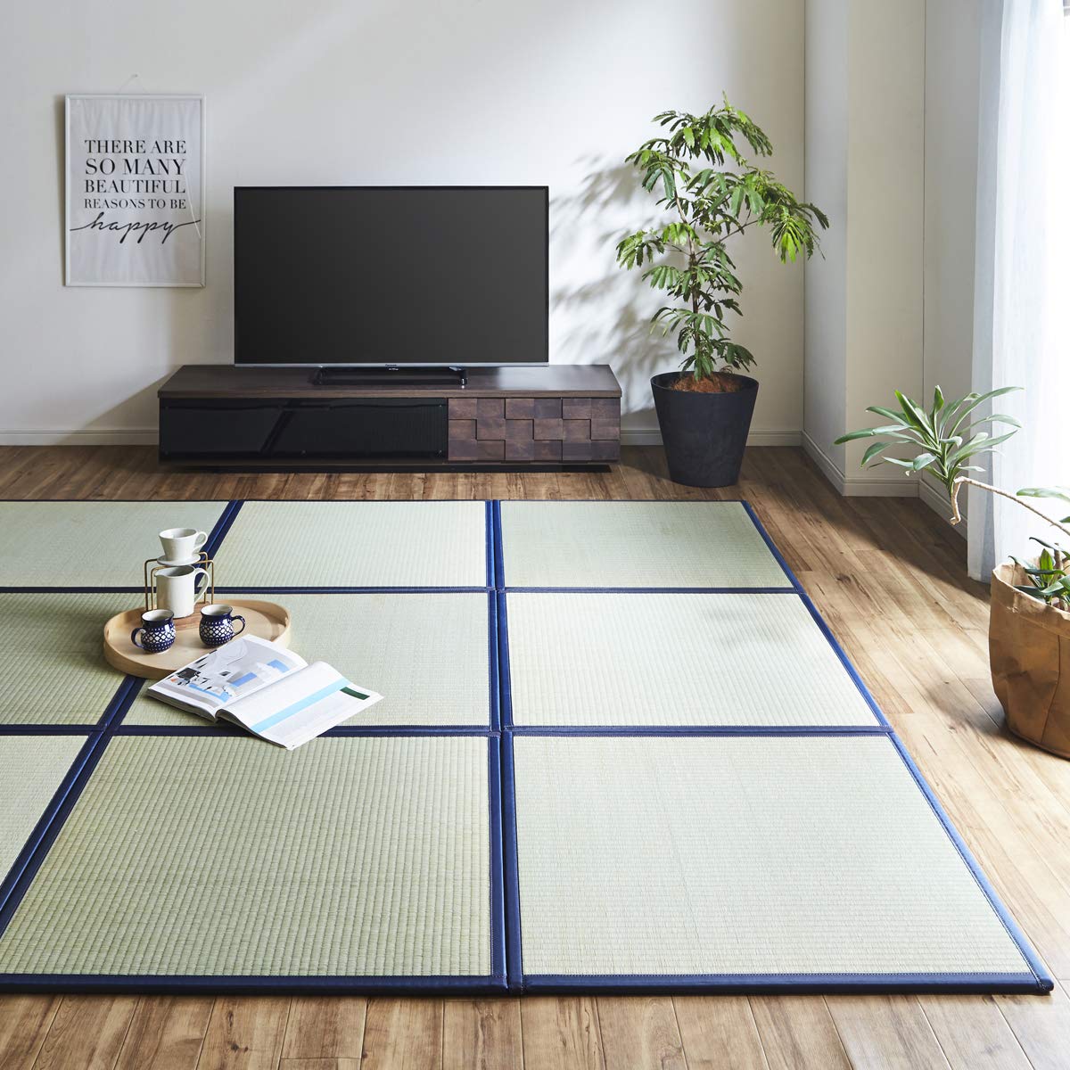・【商品紹介】お部屋に合った和のスペースをつくることができます。表生地には国産（九州産）のい草を使用しています。一本一本が太く、表皮が厚く繊維がキメ細かいので弾力性があり、耐久性に優れています。・【踏み心地】中材には15mmの固わたを使用し...
