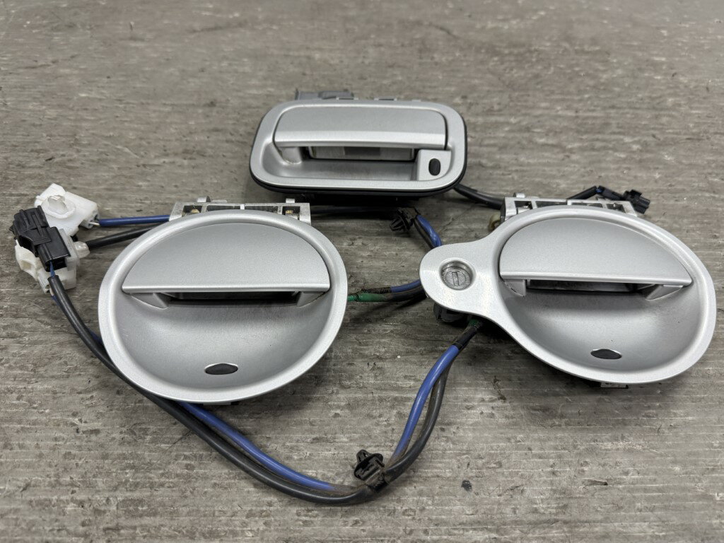 車両情報 車両　スズキ 車種　セルボ T 2型 型式　HG21S SCTV-2 車台番号　2007年 HG21S-630880 メーカー 型番 商品状態 こちらの商品は【中古】で、八街営業所の在庫です。 在庫は1点のみとなっております。 【...