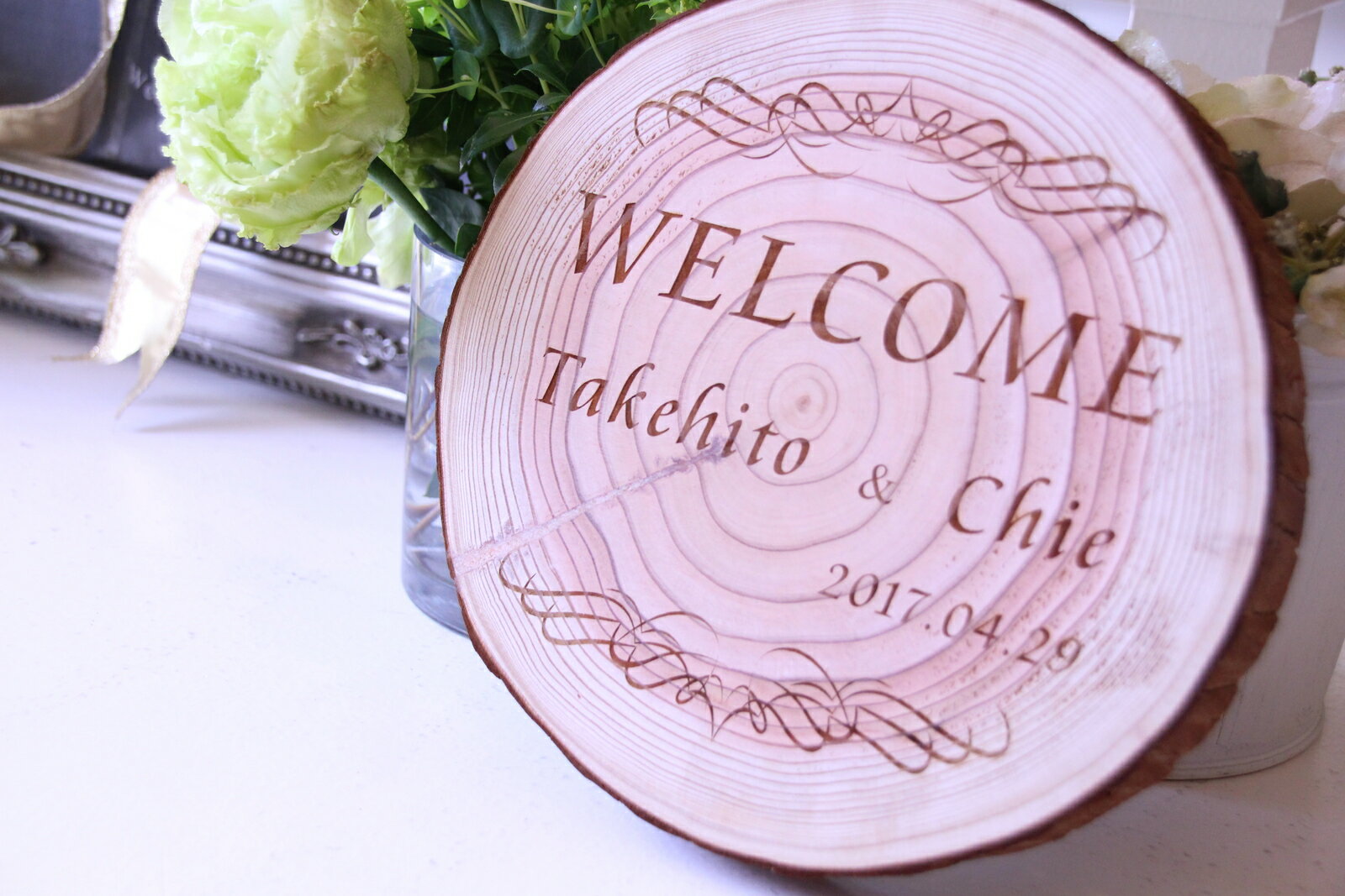 商品情報 サイズ 厚み約30＊直径170前後本物の切株を使うので、1つ1つ大きさや年輪等ことなります。切り株のwelcomeボード? ナチュラルウエディングにぴったりな切株です☆【結婚式・前撮り】 とってもかわいいです！【当店オススメ】 結...