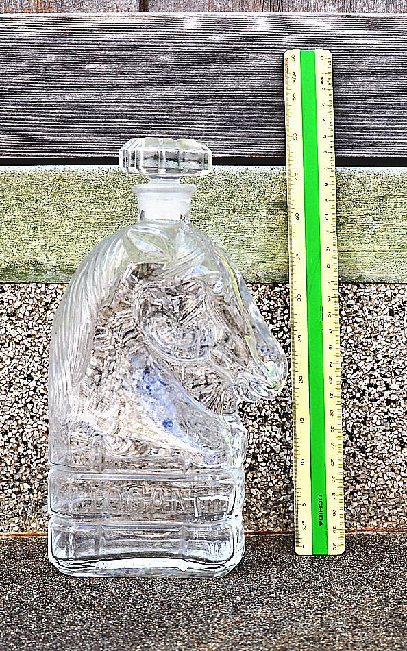 ● 未使用で棚の中に飾ってあった物です 高さ約25cmくらいです ☆昔ホワイトホースウイスキーの販売の機会にメーカーのノベルテイーや景品として入手した物らしいです。未使用で棚に飾ってあった品物で箱はありません。 商品名 LOGAN ローガン...