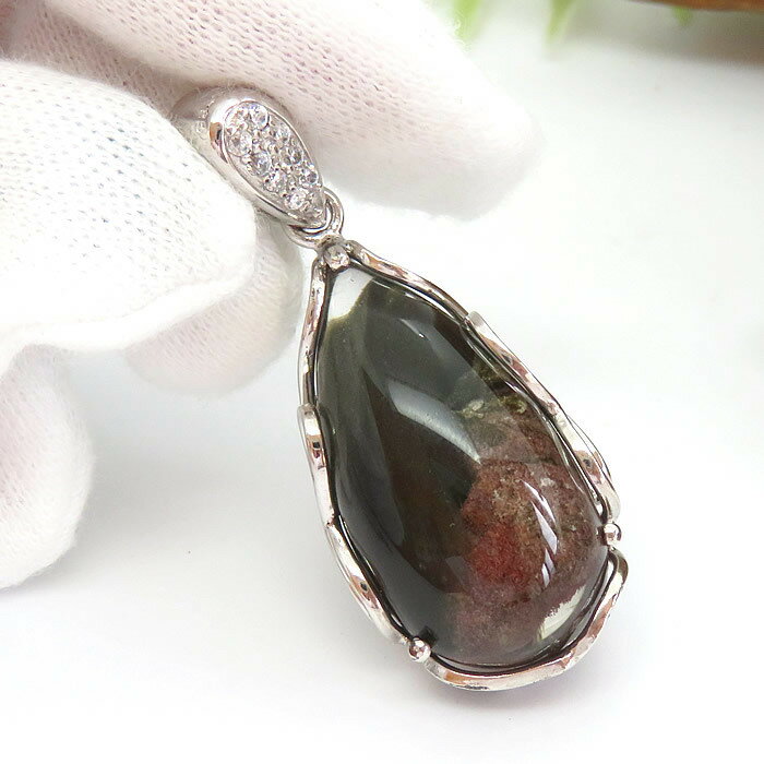 商品情報天然石ガーデンクォーツ素材シルバー925サイズ約29×16×11mm （バチカン含まず）約9g付属品ネックレスチェーン、ポーチ天然石製品について天然石製品の特徴として天然由来の傷やくぼみ、内包物やクラック等が含まれることがあります。...