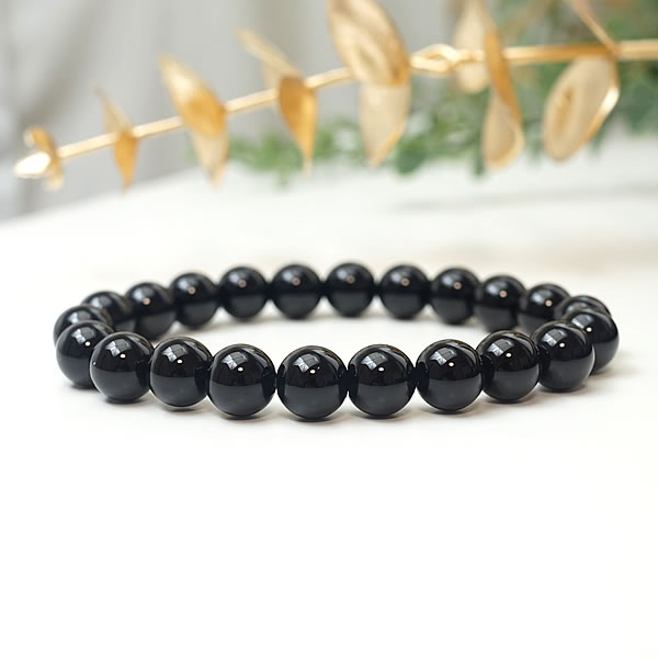商品情報天然石モリオン（黒水晶）約8mmサイズ内周：約14.0～19.0cm　【ご希望のサイズを選択してください】※サイズは玉の増減で調整します為、多少の誤差が生じることがございます。素材伸縮性のある繊維質のオペロンゴムを玉サイズに合わせて...