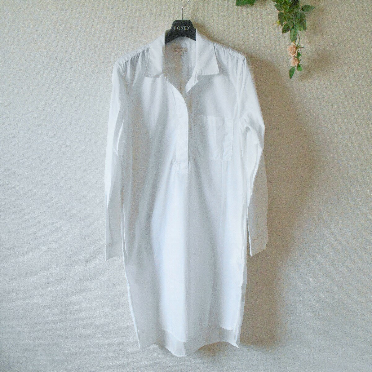 商品情報商品説明GAPのワンピースになります。お色は白系で春夏を中心に着ていただけるお品です。襟付きのお洒落なデザインです。ご不明な点はご遠慮なくお問い合わせください。コンディション【状態】USED品です。普通に使用してできる使用感はあると...