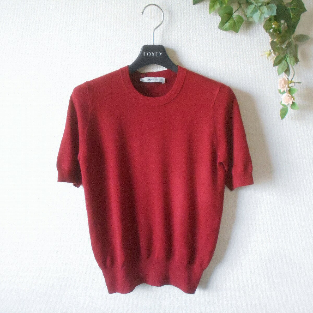 商品情報商品説明ザラのレディース用セーターになります。お色はエンジ系で春や秋を中心に着ていただけるお品です。シンプルで使いやすいデザインです。ご不明な点はご遠慮なくお問い合わせください。コンディション【状態】新品タグ付きです。素材【素材】レ...