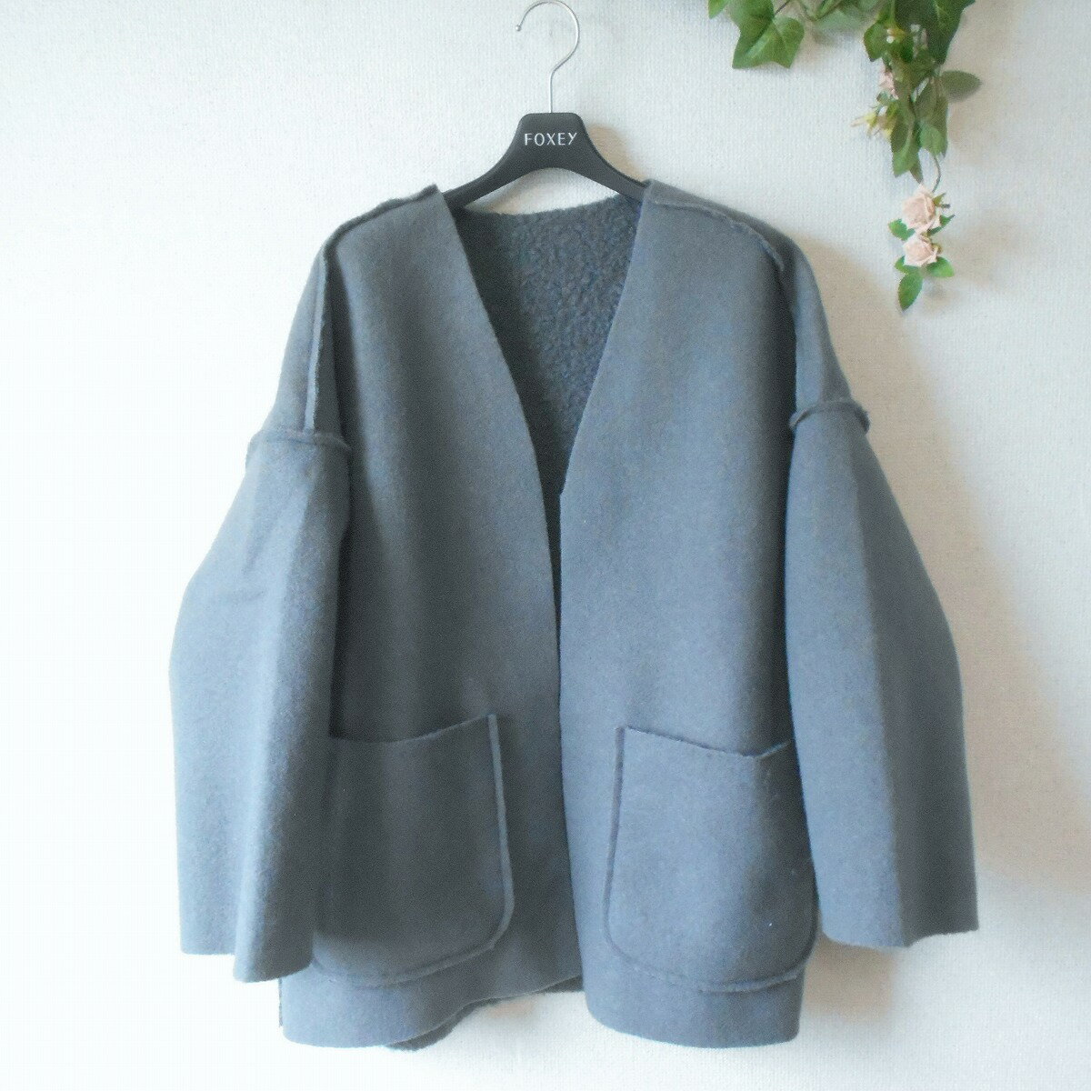 商品情報商品説明ナイスクラップ、リマインドミーアンドフォーエバー のコートになります。お色はグレー系で冬を中心に着ていただけるお品です。軽くて暖かい生地で気軽に使えるお品です。ご不明な点はご遠慮なくお問い合わせください。コンディション【状態...