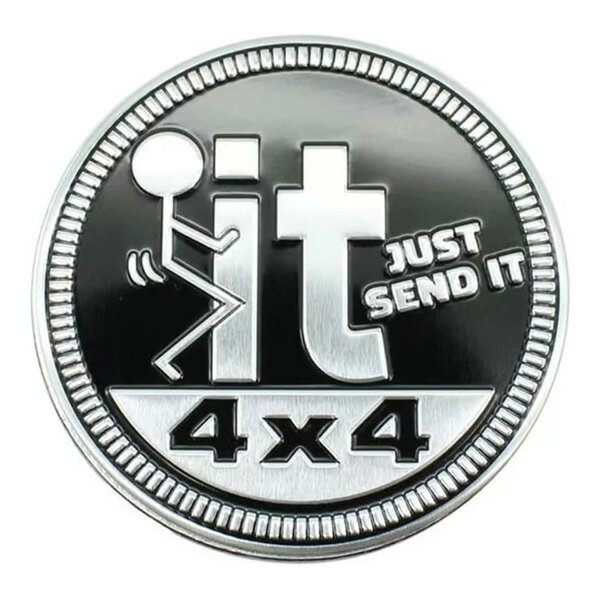 【商品詳細】 JUST SEND IT 4×4 のカーエンブレムです。貼りたい場所を綺麗にしてから裏の両面テープを剥がして貼り付けるだけ。愛車のちょっとしたカスタムに！ ※両面テープの粘着力が強くないため、車両に貼りつける場合は市販の車用の...