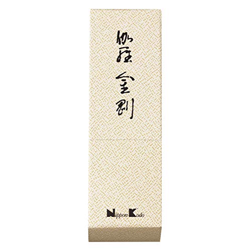 ブラウン/普通/4902125570153・パッケージ個数:1・豊かな自然に長い歳月いだかれて、馥郁とした香りをはぐくむ香木・沈香(じんこう)。・その中で最も貴ばれるのが伽羅(きゃら)です。・いにしえの大宮人の世界へ想いをはせ、幽玄な香りを...