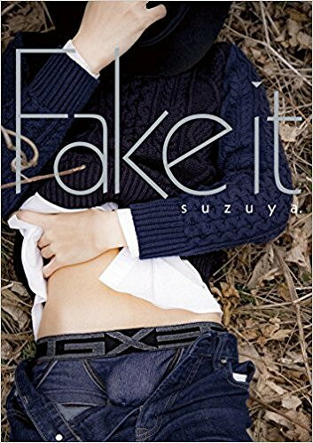作者 : すず屋。出版社 : 新書館版型 : A4版あらすじ : “そろそろ服着ろって言われたから着ました。"by すず屋。 2017年、美しい雄尻で話題をさらったヌードモデル・すず屋。のセカンド写真集。 カメラマンにSeiji氏を迎え、屋...
