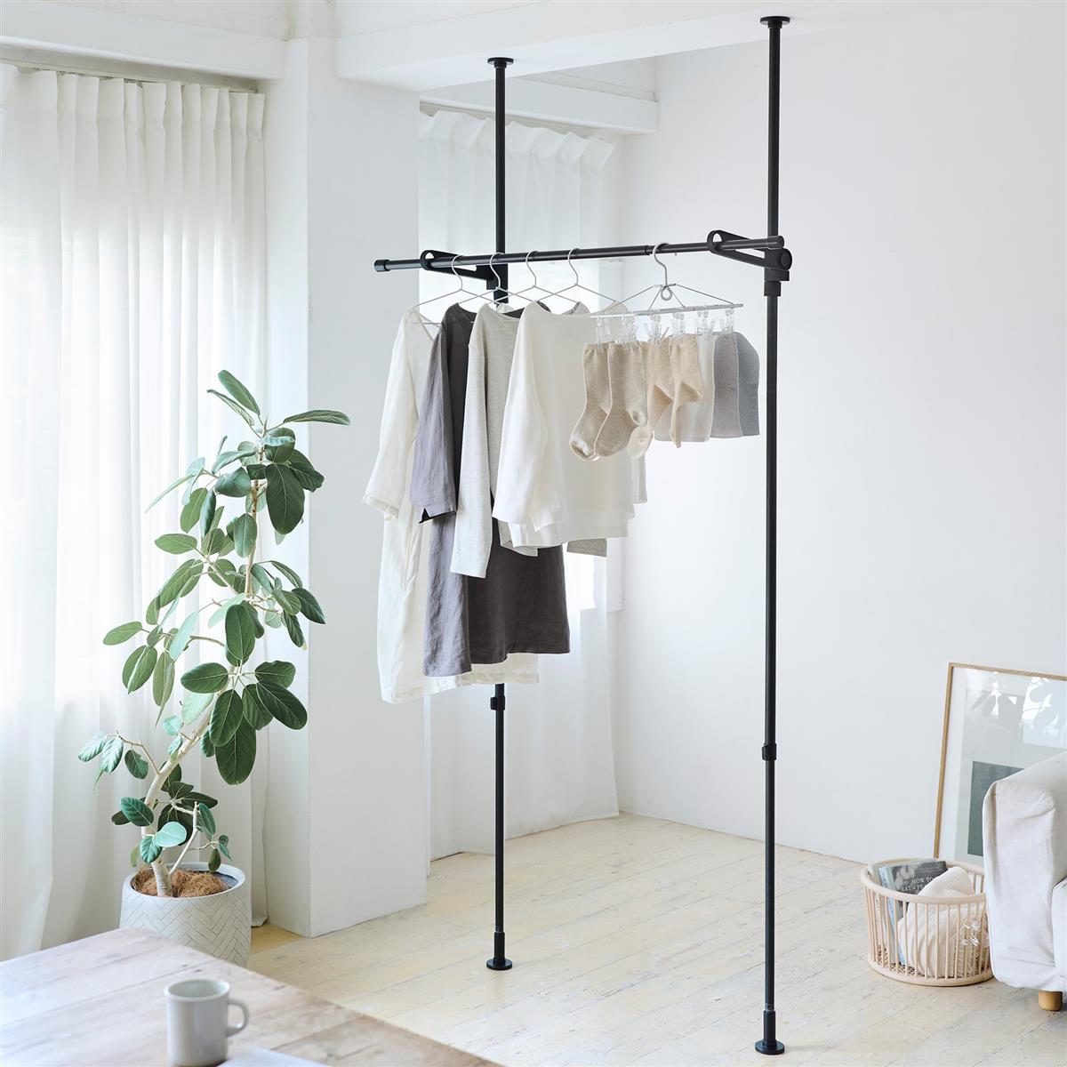 スタイル：2本柱(竿受け1段)◆商品名：HEIAN SHINDO 室内物干し 竿受け 1段 マットブラック 取付高さ190~300cm 総耐荷重10kg TMH-81BK 平安伸銅工業【サイズ】奥行30×高190~300cm 【対応天井高さ...