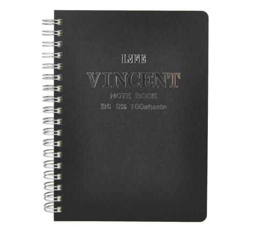 ライフ VINCENT ノート 8mm横罫 A5 黒 N185E 【生産国】日本 【行数】21行 【枚数】100枚 筆記性に優れ、にじみや裏抜けの少ない高品質の紙を使用したノートです。 たっぷり書ける大容量の100枚モノのリングノート。 ラ...