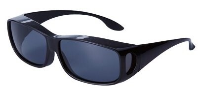 UVカット偏光オーバーサングラス 黒 商品サイズ (幅×奥行×高さ) :使用可能なメガネのサイズ:最大幅13cm、最大縦幅4cm (形状により入らない物もあります) 原産国:中国 内容量:1 材質:材質/レンズ:プラスチック(TAC/トリア...