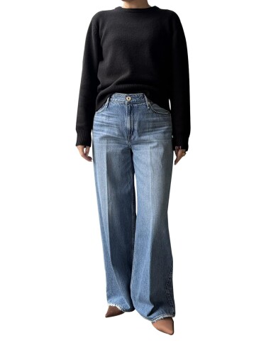 THE SISTER MID-RISE-L85319002FSB-W26L28-FEATHER SEABLUE 定番モデルTHE SISTERがミッドライスになって登場。ウエスト周りはフィット感があり、ワタリから裾にかけてワイドに広がります...