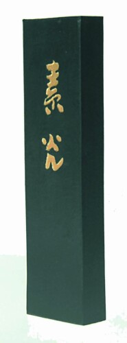 墨運堂 固形墨 素光 漢字練習用 4.0丁型 00204 【本体サイズ】 34×130×14(mm) 墨色はやや濁りのある薄茶鼠系の黒で半紙向きの漢字練習用墨。普通の濃さから濃墨まで使え、淡墨には不向き。 鉱物性直火焚松煙使用。 商品コード...