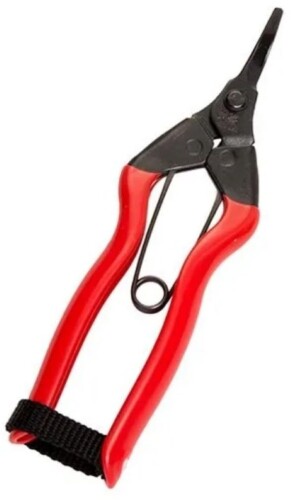 小林製鋏 軸切鋏160mm S-15 1丁 ブリスターパック 全長:160mm、刃長:25mm 重量:約83g 材質:炭素鋼 原産国:日本 バネ:No.A-102 刃の曲がりが強く、先端が細いので狭い隙間に入って切りやすい商品です。 使用上...