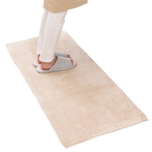 オカ 乾度良好Dナチュレ ロングマット ベージュ 約50cm×120cm (キッチンマットや玄関マット、リビングマットなど多目的に) サイズ:約50cm×120cm(マットの高さ 約1.3mm) 素材:アクリル100%(特殊吸水加工/抗菌防...