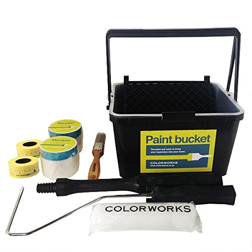 カラーワークスオリジナルペイントセット 特徴:これ一つあればOK! いつでもすぐにペイントを始められるセット。 内容:バケツ、内容器、ネット、ローラーハンドル、ローラー(写真と同等品)、アジャストハンドル、刷毛、マスキングテープ×2、マスカ...