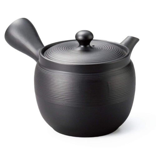 常滑焼 晶光黒窯変3号ツボ型線段 急須 480ml Y858 急須 大きいサイズ急須シリーズ! 全世界で愛されるお茶。来客用やお茶を沢山飲まれるエリアの方々の要望で作られた3合サイズの急須たちです。 形、色、使い方など工夫をこらしたものでご...